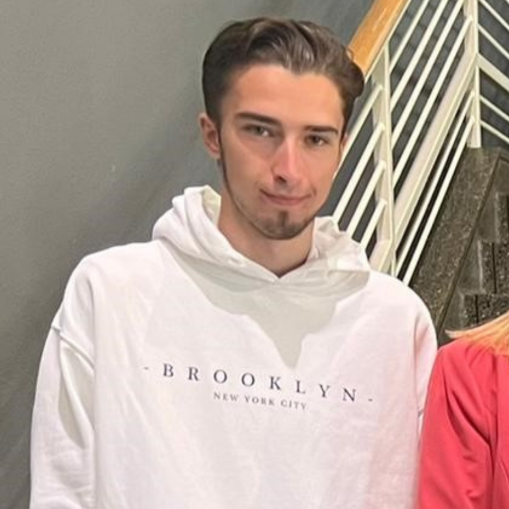Digital Marketing Apprentice Max completes with a Distinction - LMP