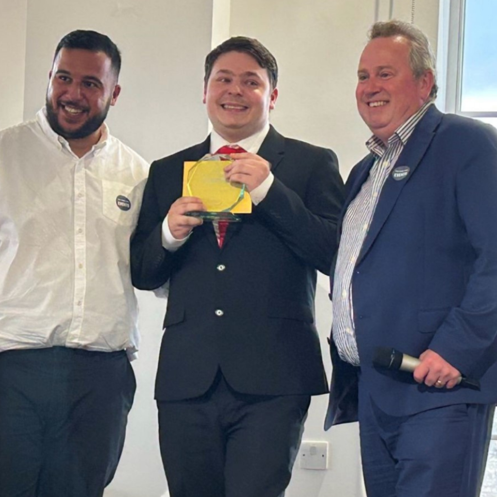 Shining star Oliver wins ‘Apprentice of the Year’ at Bouygues E&S FM UK ...